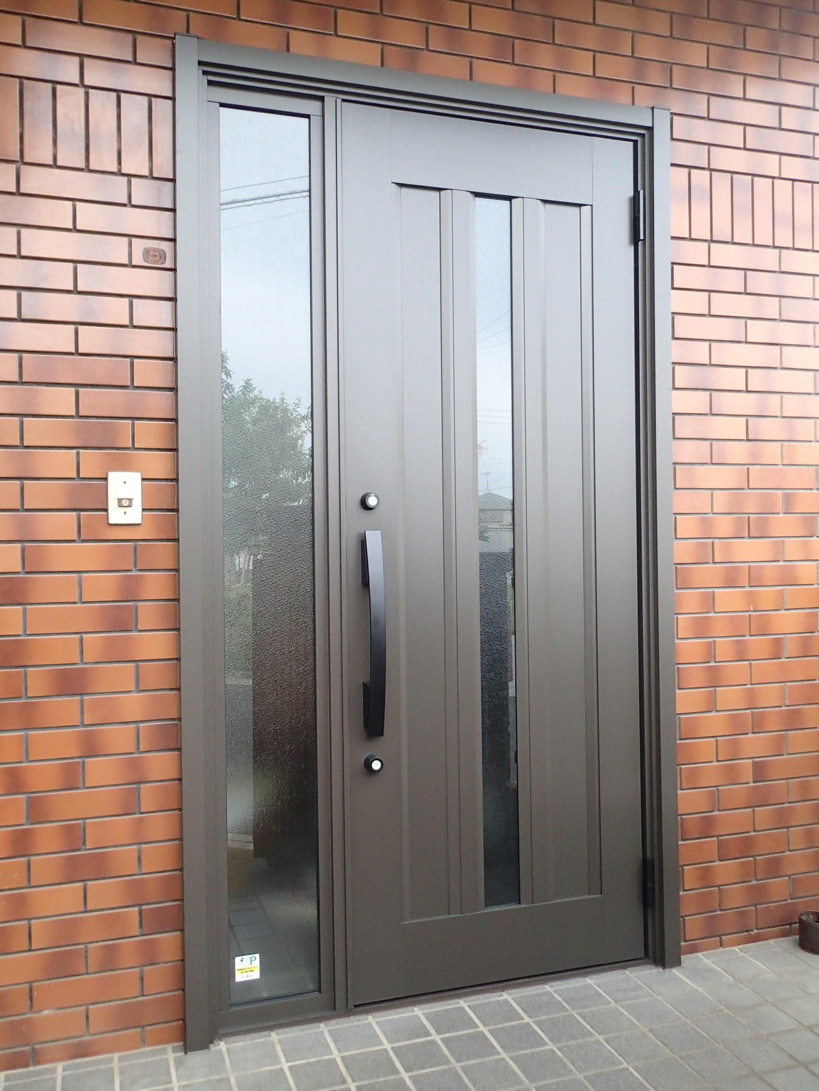 玄関ドア交換【00001108】｜LIXILの認定リフォーム専門店！安心して頼める会社ヒロタ｜上尾・桶川・北本・鴻巣・さいたま